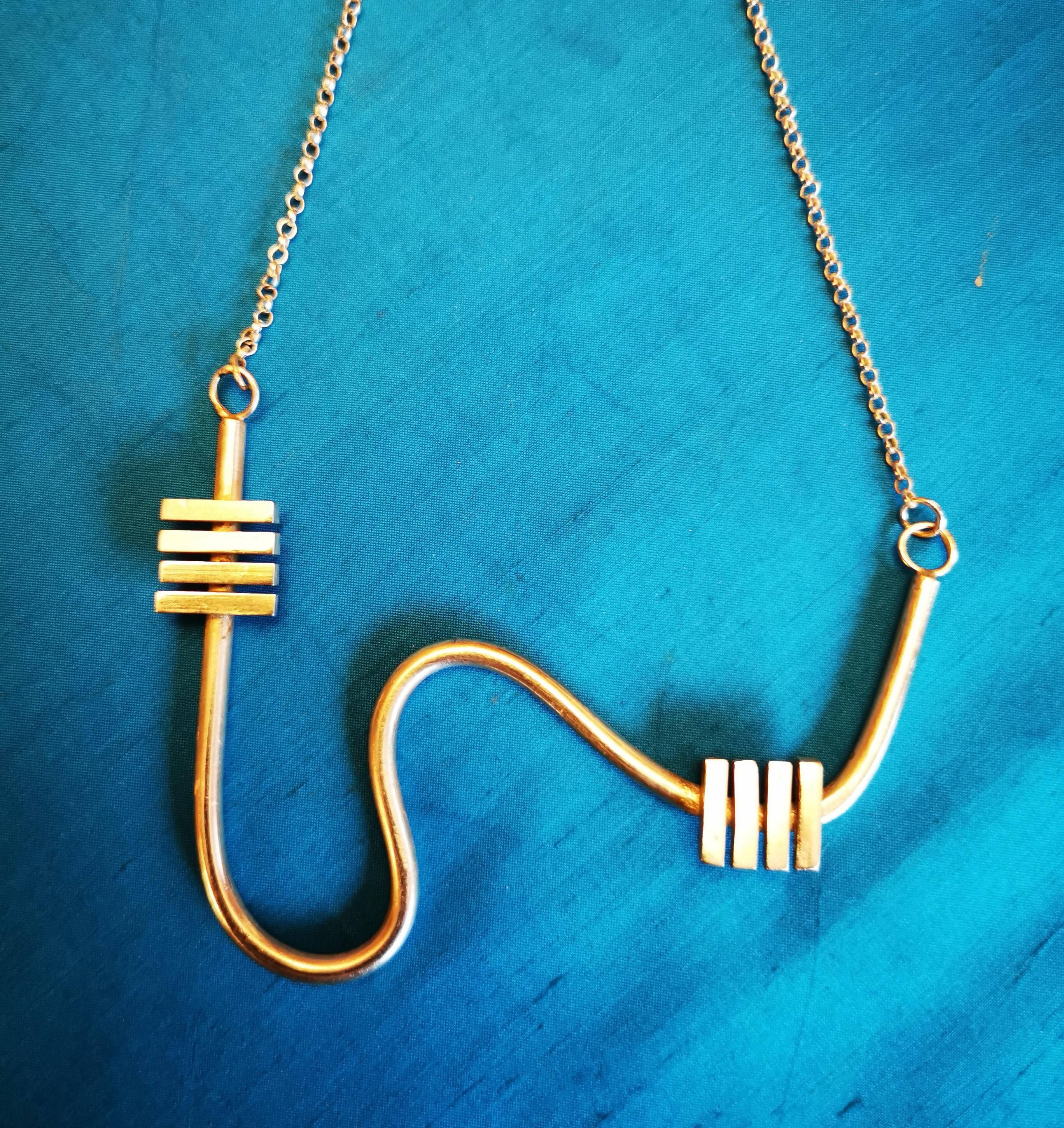 Small collar with solid silver wire – Scottish Design Exchange